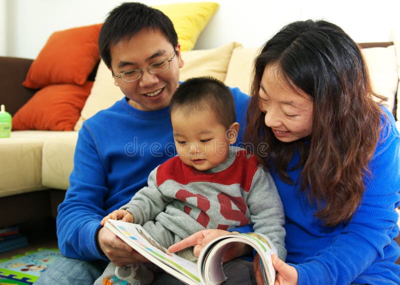 Ouder en kind stock foto. Image of jongen, samenvatting - 13215204