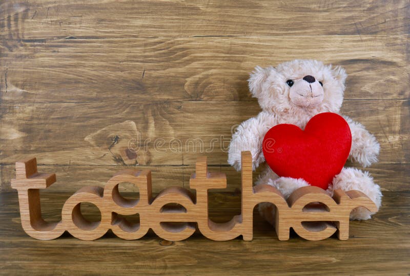Ours De Nounours Mignon Avec Le Coeur Rouge Image stock - Image du ...