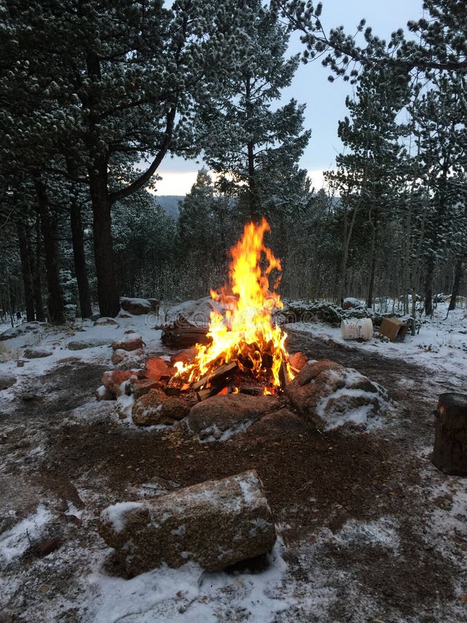 Outdoor Fire Stock Photos - Download 100,343 Royalty Free Photos