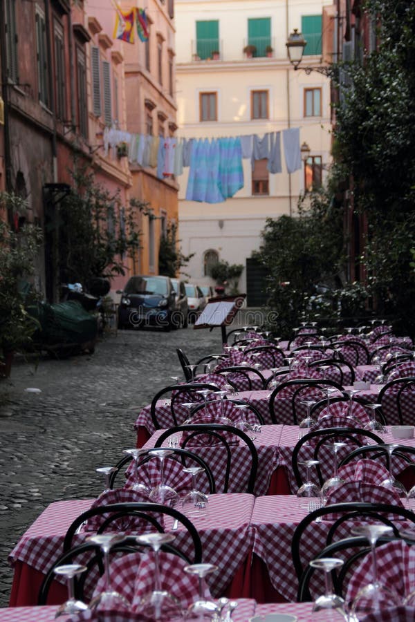 Outdoor restaurant in Rome stock image. Image of outdoor - 29213003