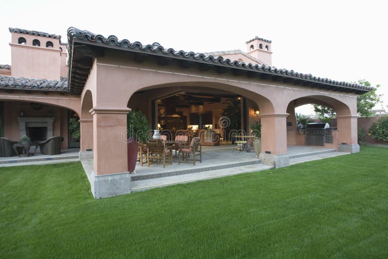 Outdoor Veranda Room and Lawn Stock Photo - Image of grass, area: 33905598