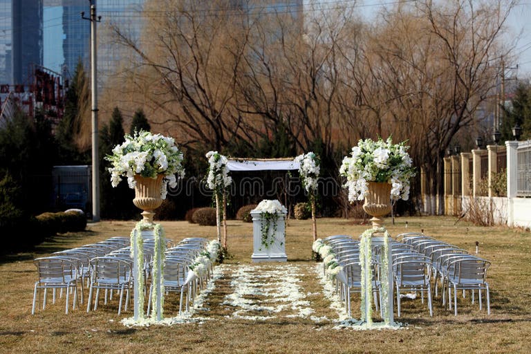 Outdoor wedding Scene stock image. Image of lawn, path - 28934711