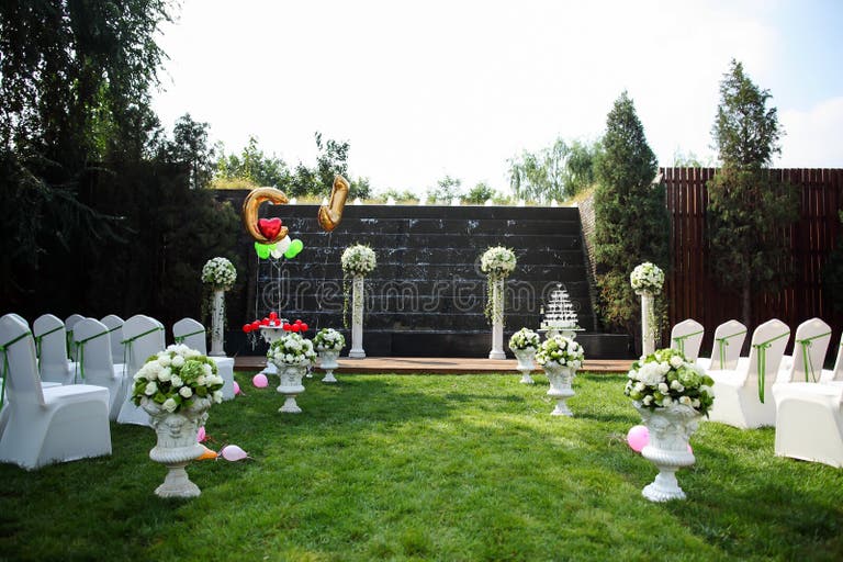 Outdoor wedding Scene stock image. Image of beautiful - 28954251