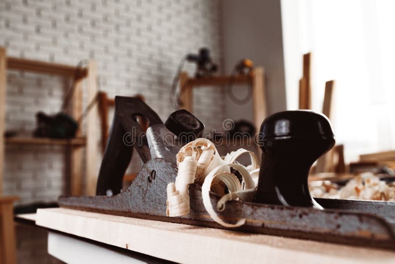 Outil De Menuiserie Pour Le Travail Du Bois En Atelier Photo stock ...