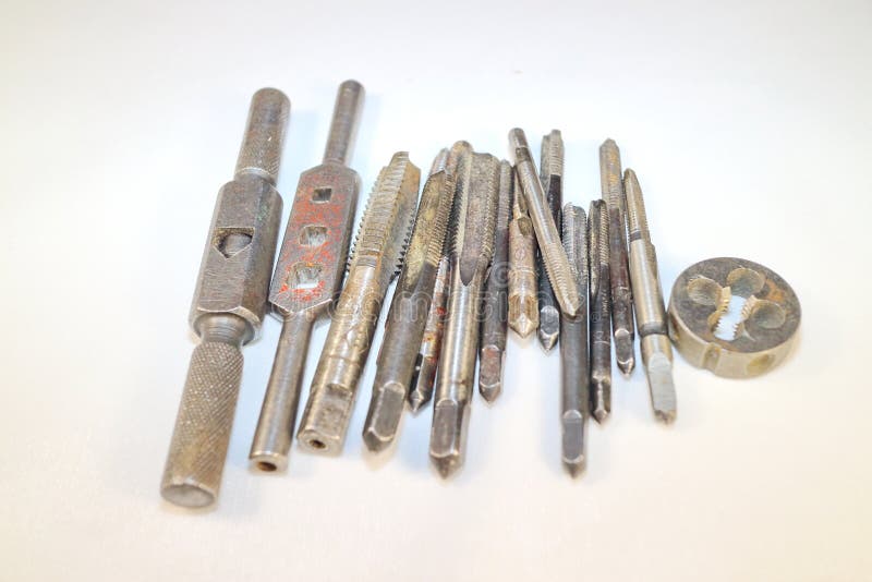 Outil Pour Le Travail, Un Outil Pour Le Filetage Image stock - Image du ...