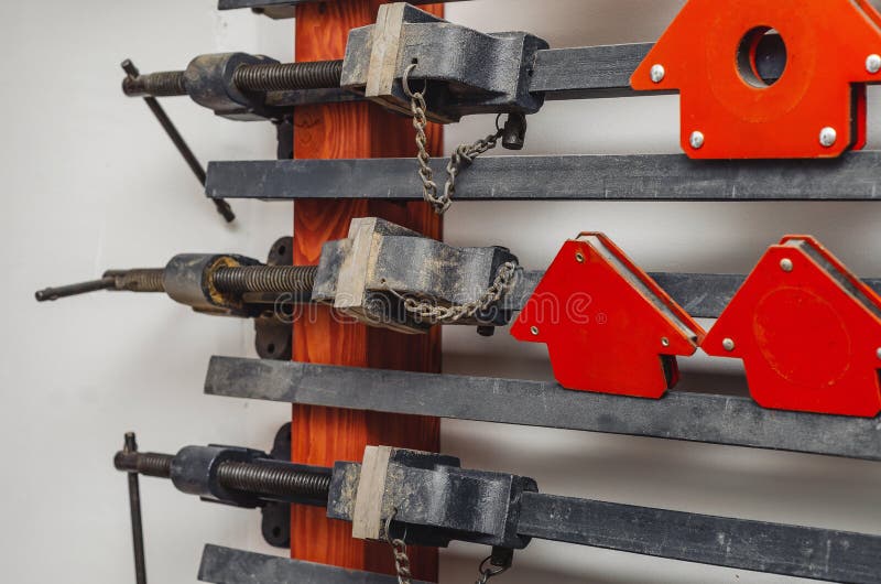 Outils D'assemblage. Grandes Pinces De Menuiserie Photo stock - Image ...