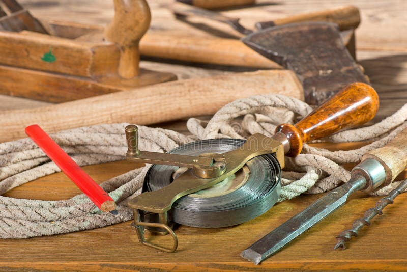 Outils du menuisier. image stock. Image du atelier, machine - 23163447