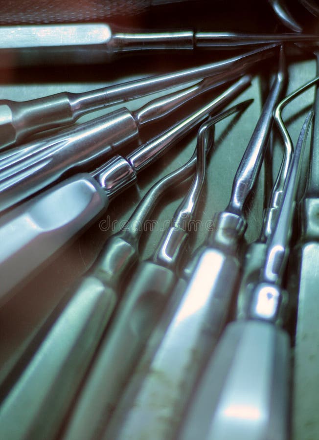 Instruments de dentistes image stock. Image du dentaire - 4470985