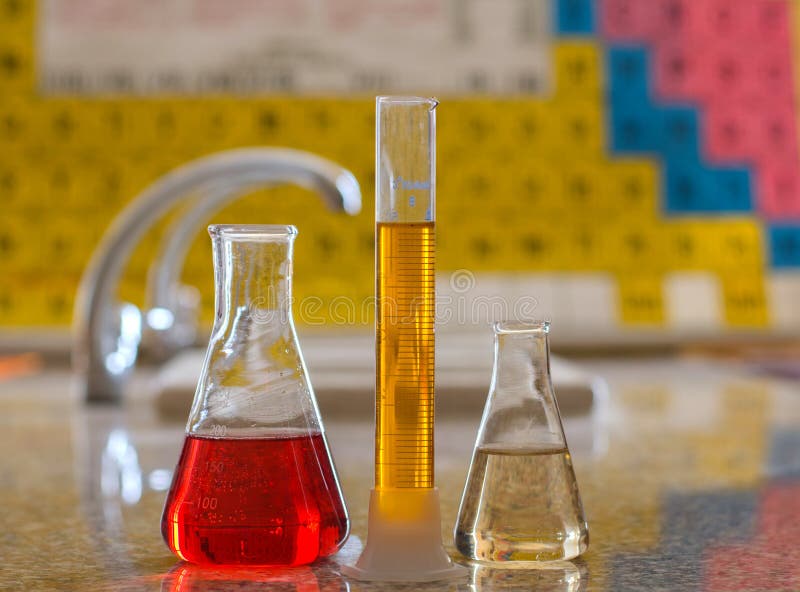 Outils 6 de laboratoire photo stock. Image du laboratoire - 83292650