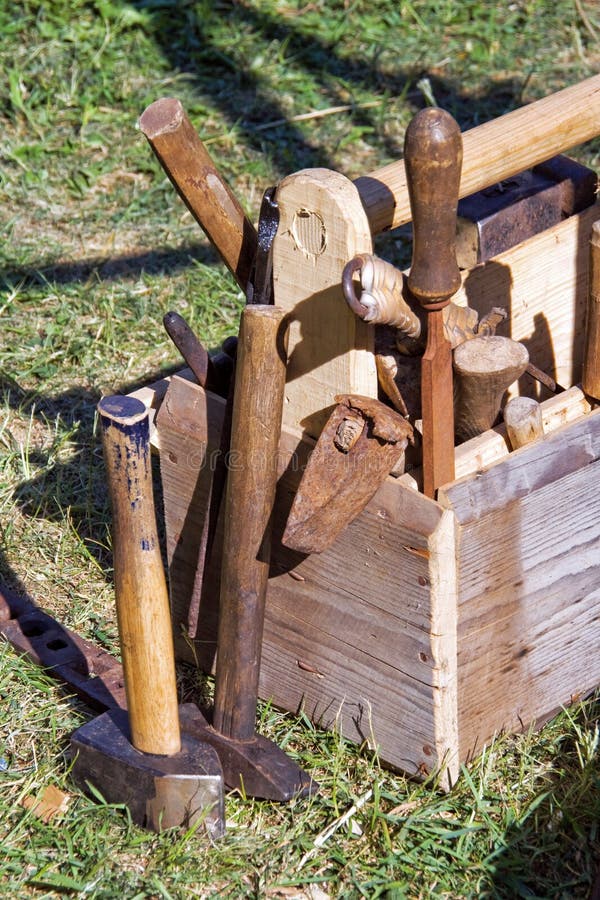 Outils de menuiserie image stock. Image du compétence - 5643881