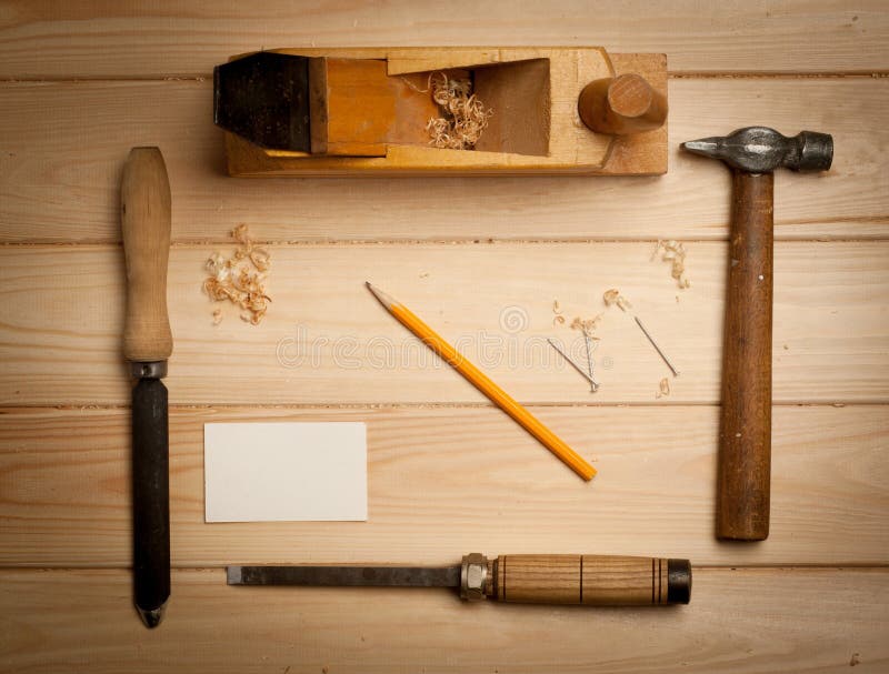 Outils De Menuiserie Sur Le Fond En Bois De Table Avec Photo stock ...