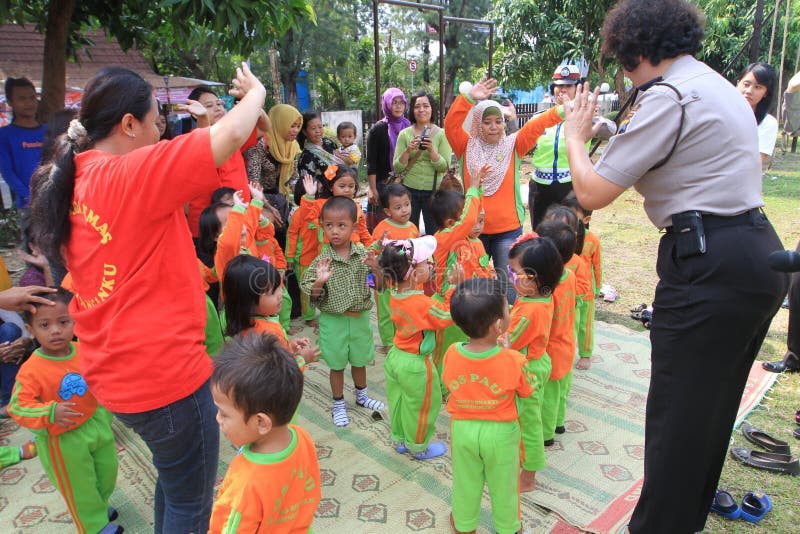 Outing class editorial photo. Image of solo, city, conducting - 64109286