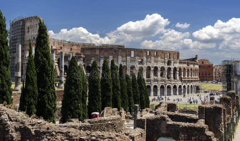 Outside Colosseum Rome editorial stock image. Image of outside - 42273409