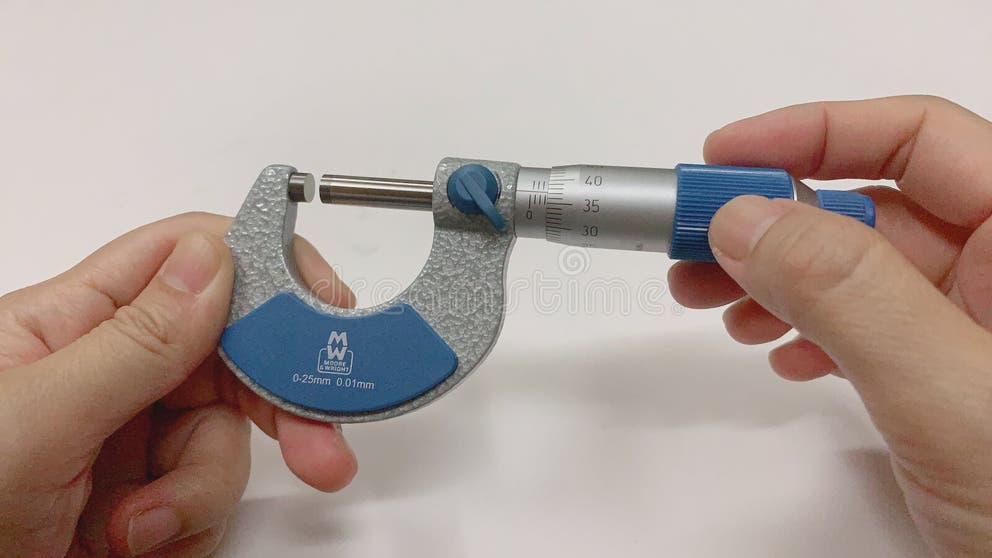 Outside Micrometer editorial image. Image of tool, hand - 182952820