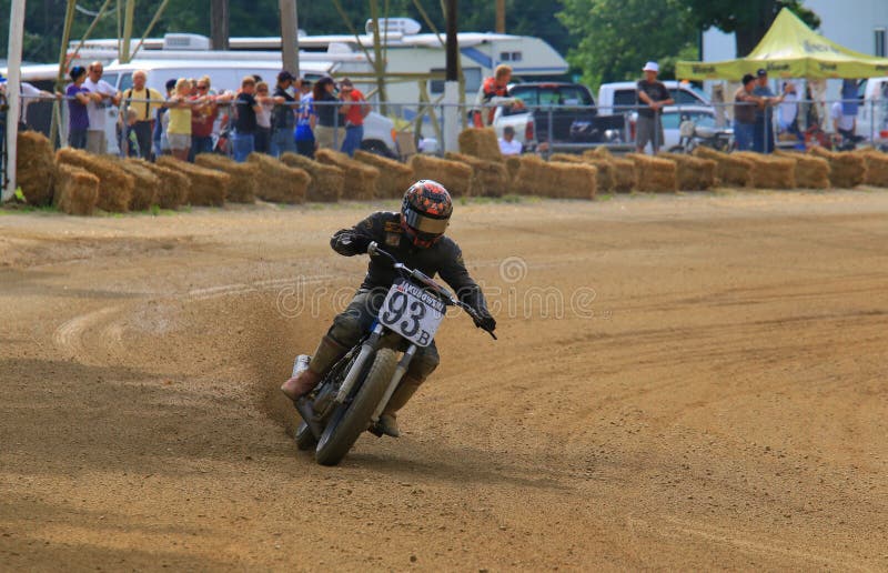 Oval Track Race Car editorial photography. Image of track - 39792147