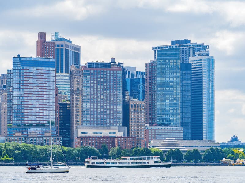Overcast View of the Famous Manhattan Skyline Editorial Image - Image ...