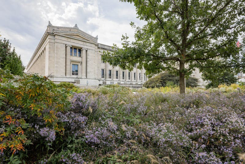 Overcast View of the Field Museum Editorial Stock Image - Image of ...