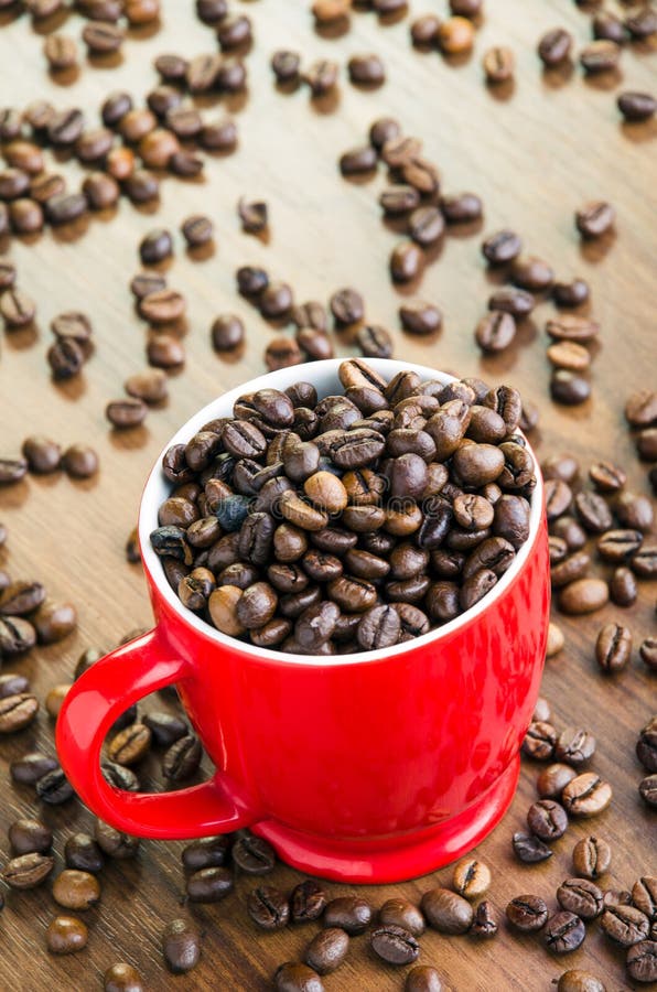 Overfilled cup stock photo. Image of reflection, overflow - 9484788