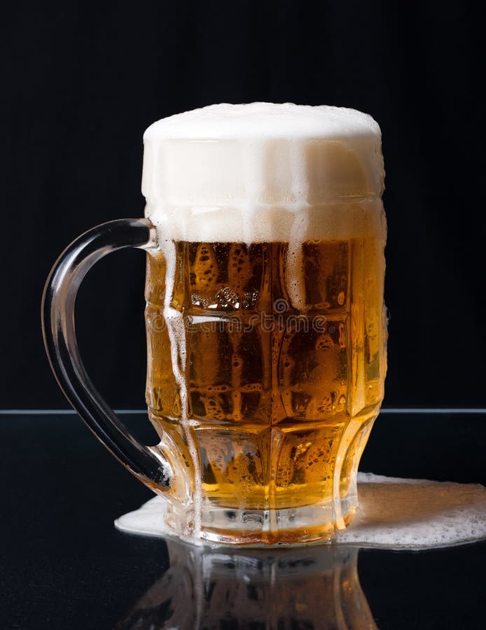 Overflowing beer stock image. Image of draft, pure, cold - 36936305