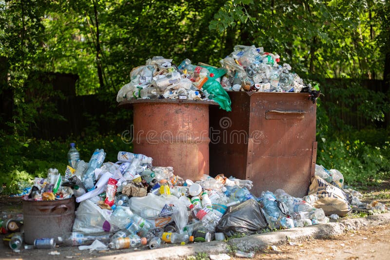 Overflowing Garbage Cans and Piles of Garbage Editorial Image - Image ...