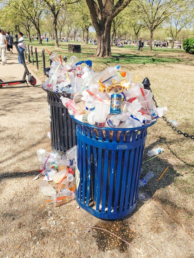 Overflowing Trash Cans in Downtown Washington D.C Editorial Stock Photo ...