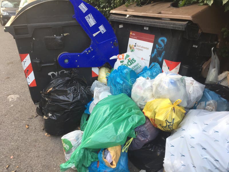 Overflowing trash cans editorial stock image. Image of dumpster - 119348809