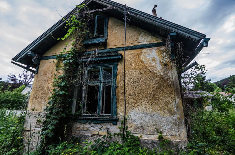 Overgrown house wall stock photo. Image of leaving, urban - 83559042