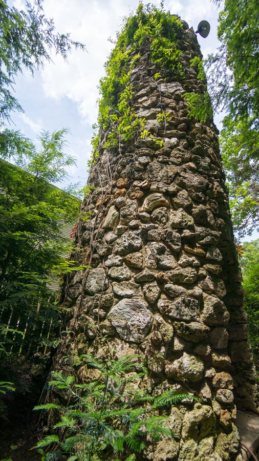 Overgrown ruined tower stock image. Image of knoxville - 106235257