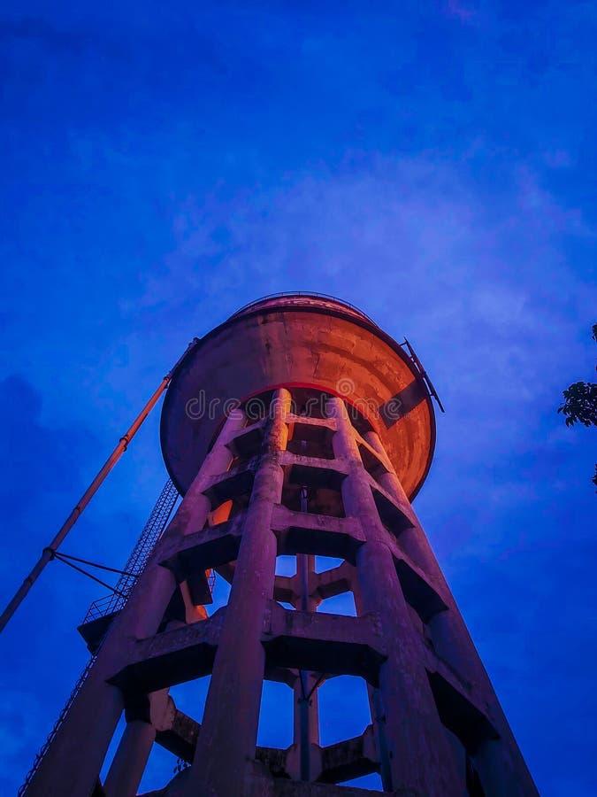 This is a Overhead Water Tank. Stock Illustration - Illustration of ...
