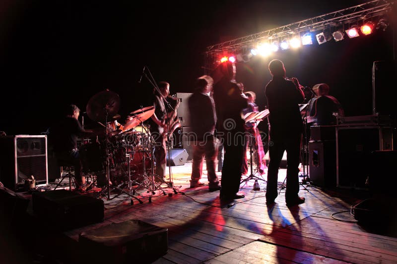 Overleg stock foto. Image of beweging, band, trommels - 1349088