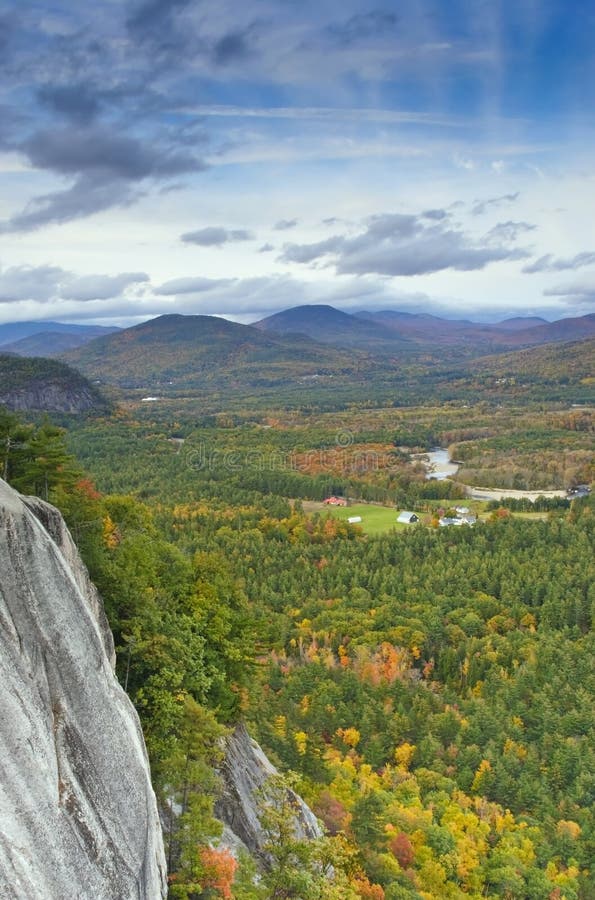 Overlook at Cathedral Ledge Stock Image - Image of ledge, hiking: 12905125
