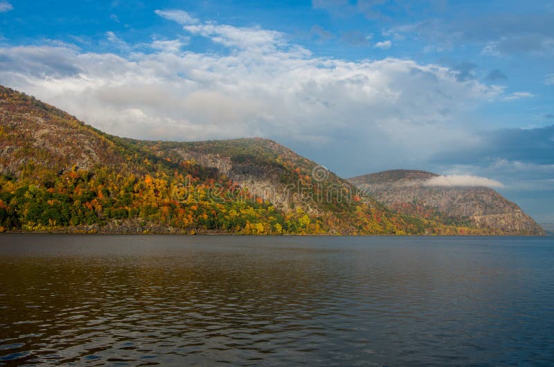 Overlooking the Hudson River Stock Photo - Image of spring, leaves ...
