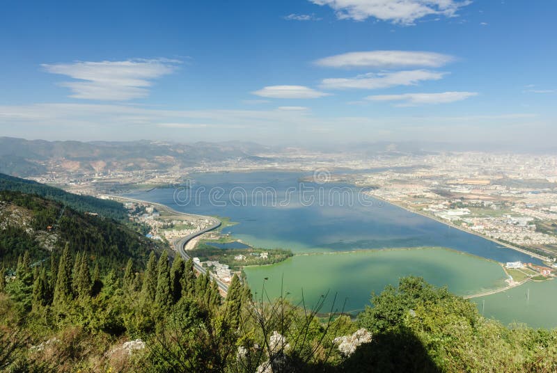 Overlooking the Kunming stock image. Image of water, green - 25534417