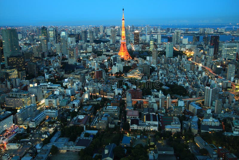 Tokyo Skyline 's Nachts, Japan Stock Foto - Image of modern, zaken ...