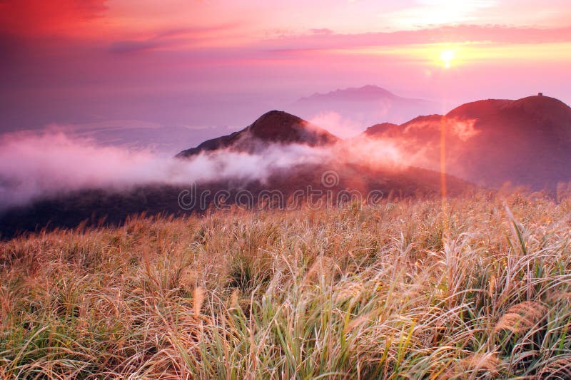Oveture Van De Zonsondergang Op Mt.Datun Stock Foto - Image of kust ...