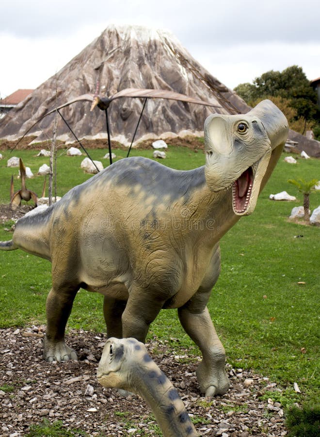 Oviraptor dinosaur stock photo. Image of extinct, jungle - 79003044