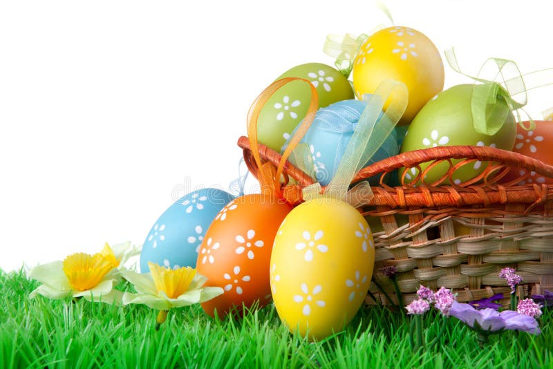 Ovos De Easter Com Grama Verde No Branco Foto de Stock - Imagem de ...