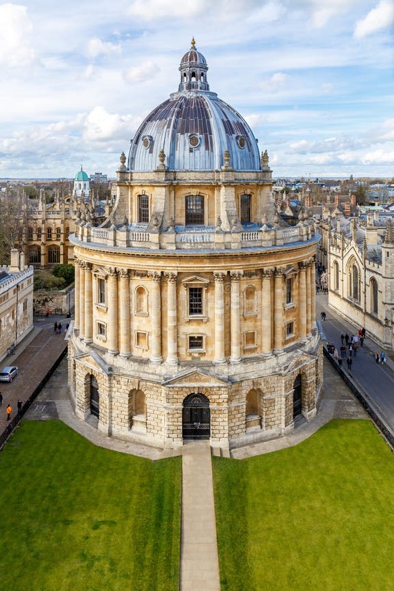 Oxford in spring morning stock photo. Image of university - 69430314