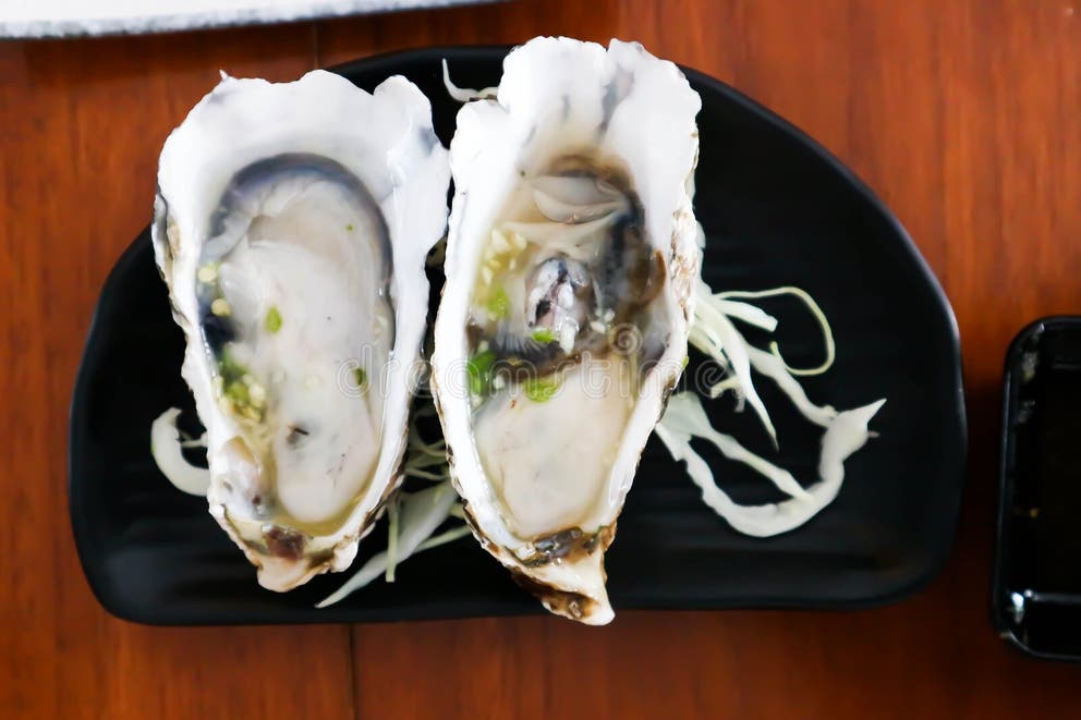 Oyster or Raw Oyster , Raw Shell Stock Image - Image of good, dinner ...