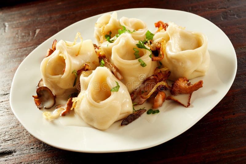 Turc Manti image stock. Image of sain, mangez, sauce - 137334415