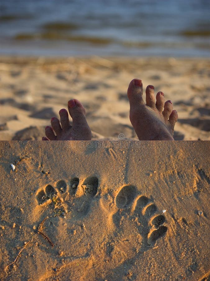 Pés de Sandy na praia foto de stock. Imagem de amigo - 84526438