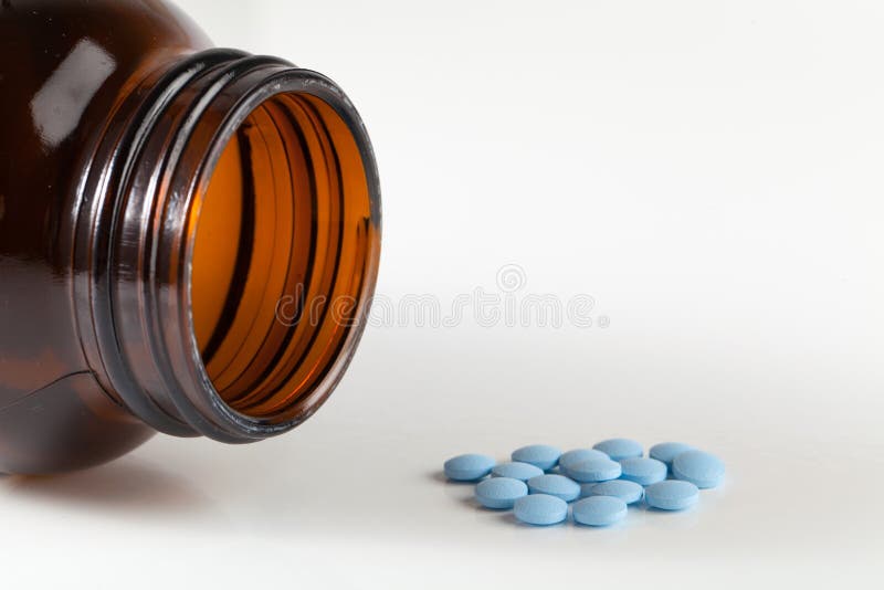 Píldoras Azules De La Droga En El Fondo Blanco Foto de archivo - Imagen ...