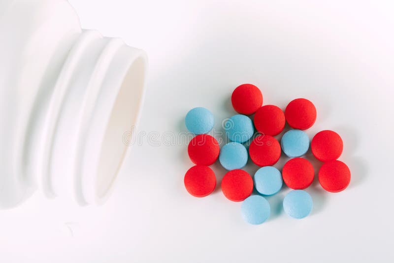 Píldoras Azules De La Droga En El Fondo Blanco Foto de archivo - Imagen ...
