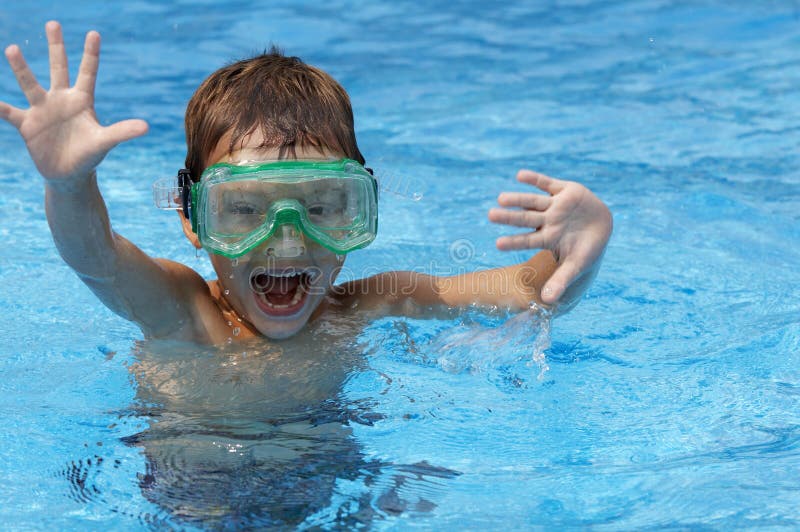 Sommarbad fotografering för bildbyråer. Bild av uttryck - 5327993