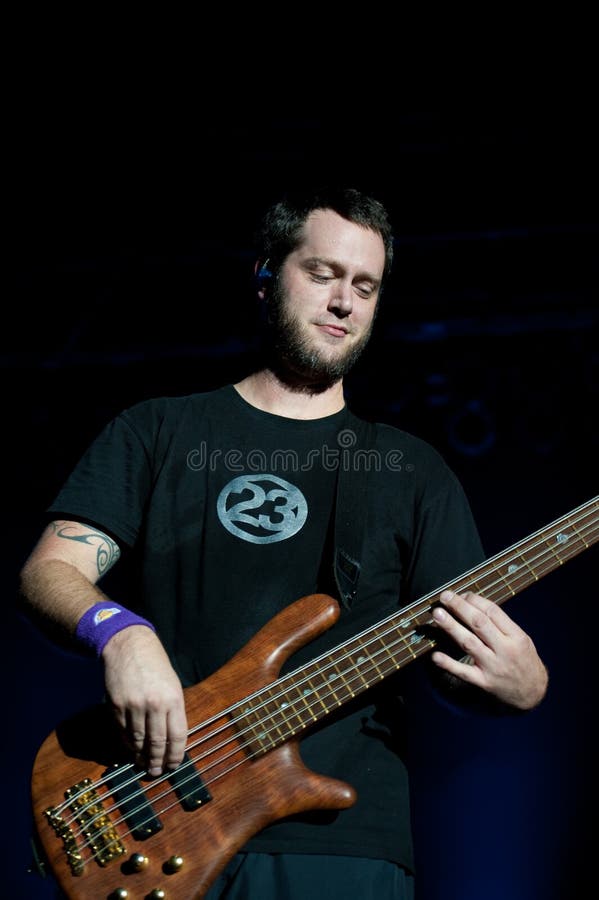 P-Nut of 311 in Concert editorial photography. Image of entertainment ...