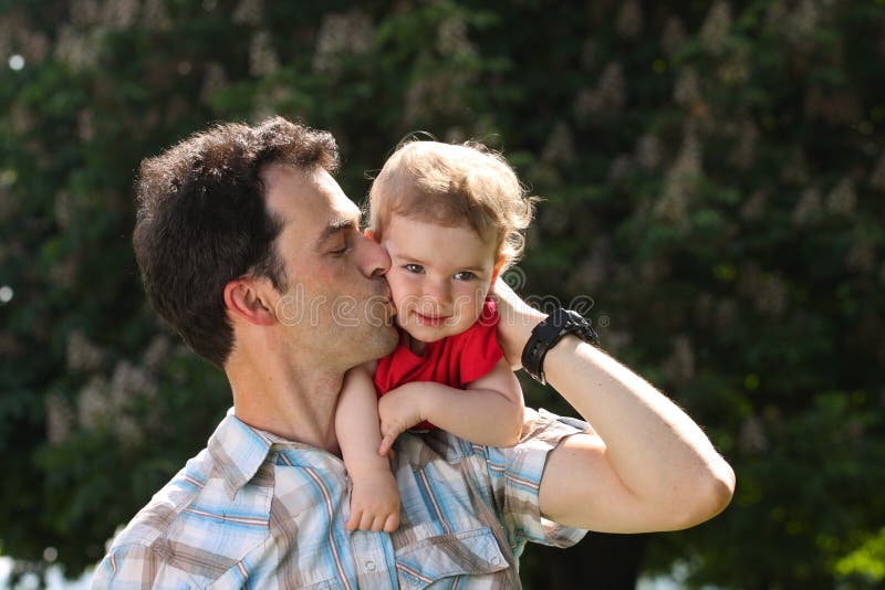 Papa en baby stock afbeelding. Image of vrijetijdsbesteding - 9752075