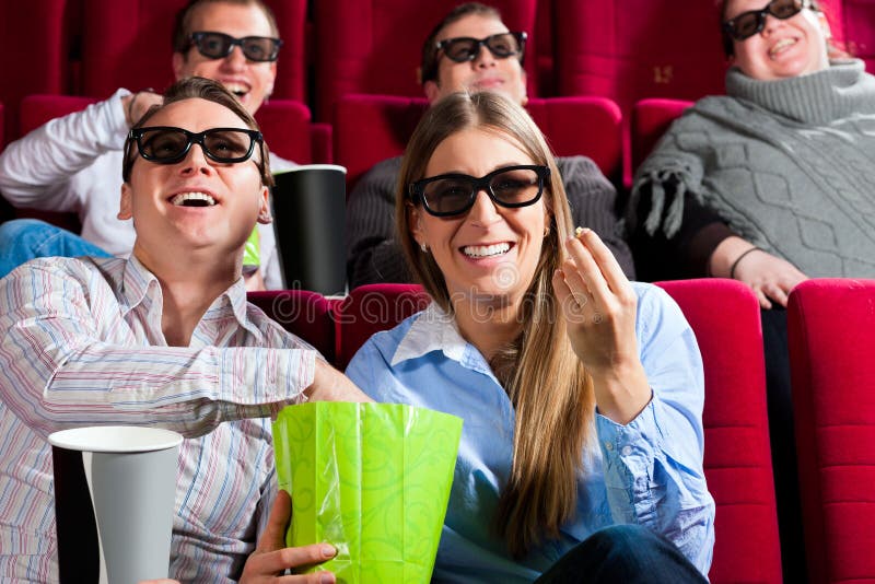 Paar In Bioskoop Met 3d Glazen Stock Foto Image Of Popcorn Eten