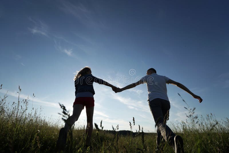 Das Mannspringen stockfoto. Bild von fliege, freiheit - 38699354