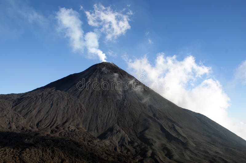 Acatenango Vulkan Von Pacaya Stockfoto - Bild von grau, guatemala: 24840972