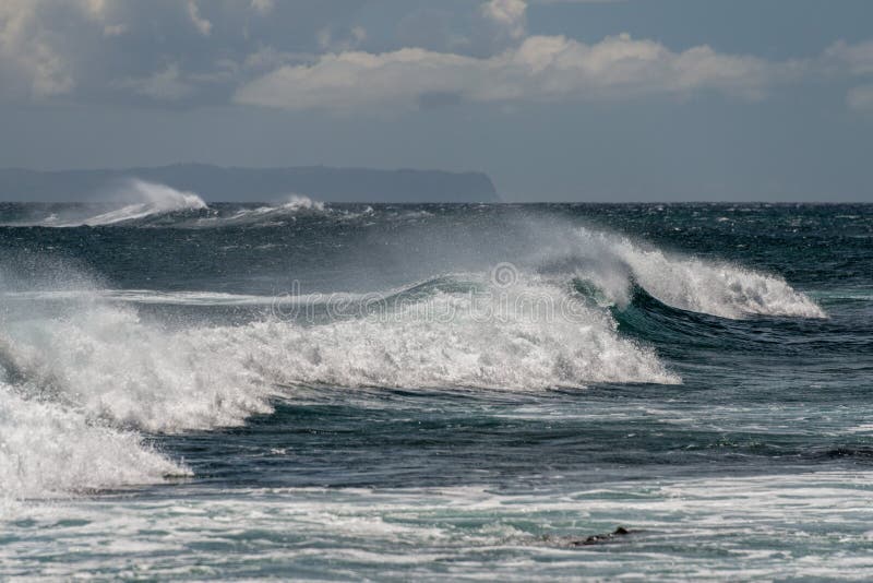 Pacific Ocean Waves on the Shore Stock Image - Image of blue, shore ...